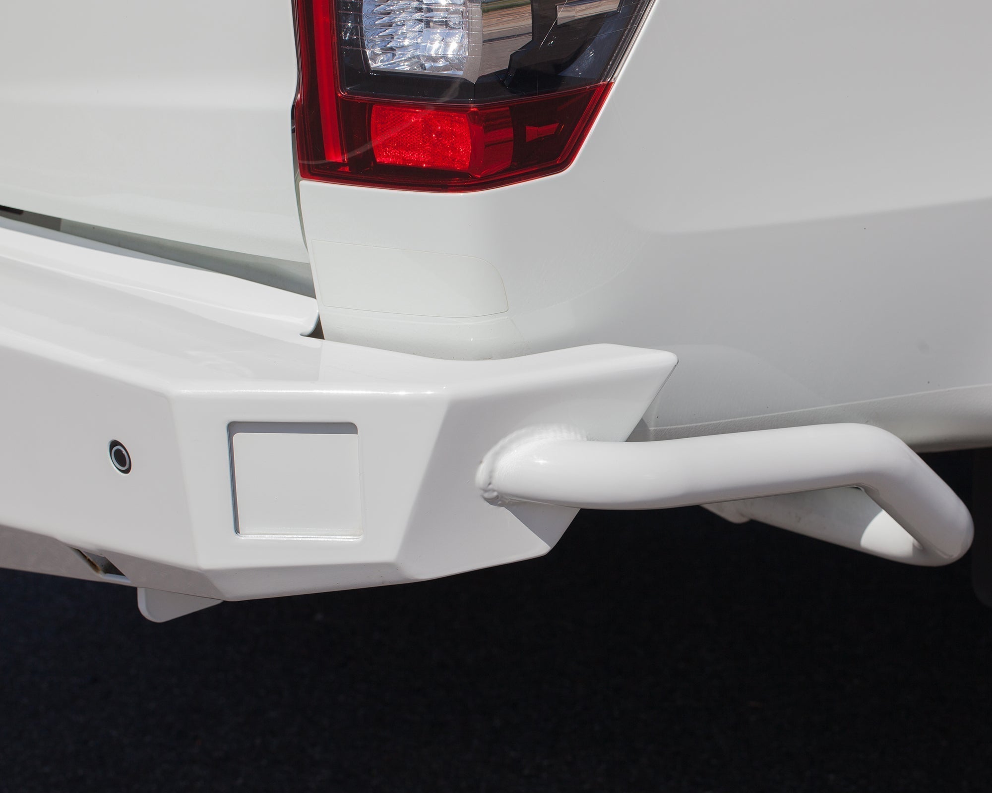 (RTB067GLS) REAR PROTECTION TOW BAR – Bars N Racks